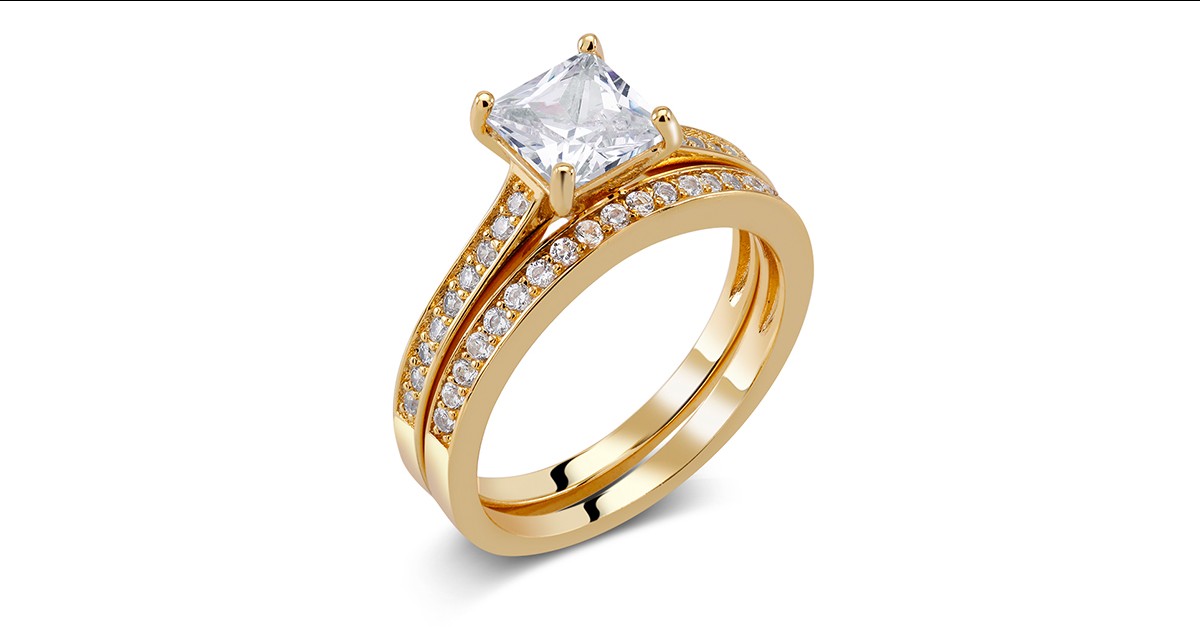 18kt Yellow Gold Two Piece Bridal Ring Set